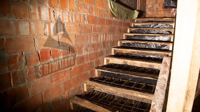 Cara Bikin Tangga Beton Cor dengan Bekisting - Sriwijaya Beton